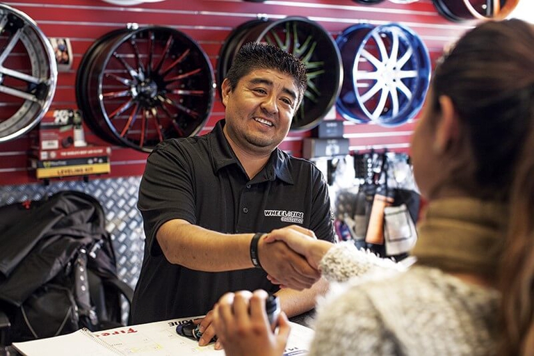 6 TIPS FOR IMPROVING CUSTOMER SERVICE IN THE AUTO REPAIR INDUSTRY